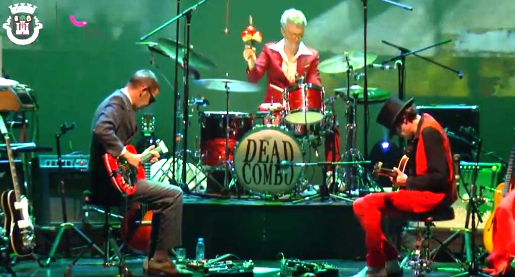 Dead Combo de regresso ao Cine-Teatro Louletano com o seu último pacote ...