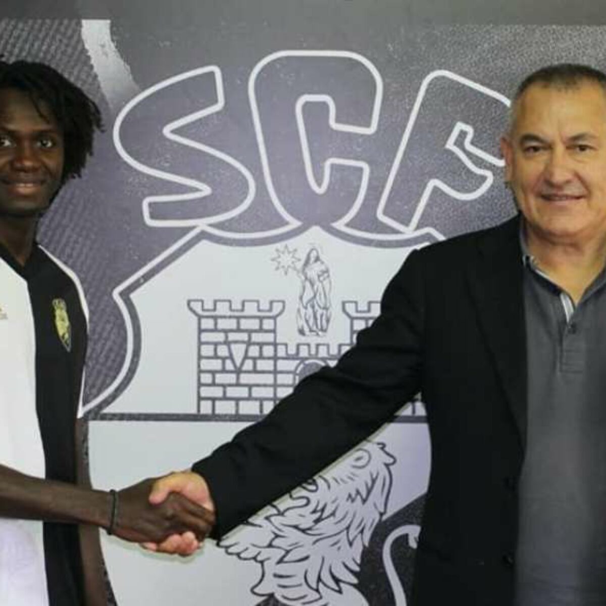 Madi Queta chega do FC Porto para reforçar Farense por três temporadas