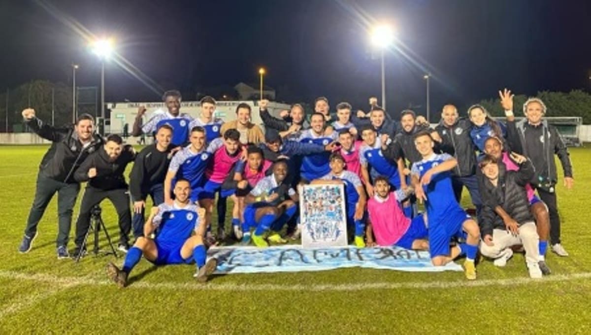 Futebol: Quarteirense SAD sagra-se campeão da II Divisão Distrital e ...