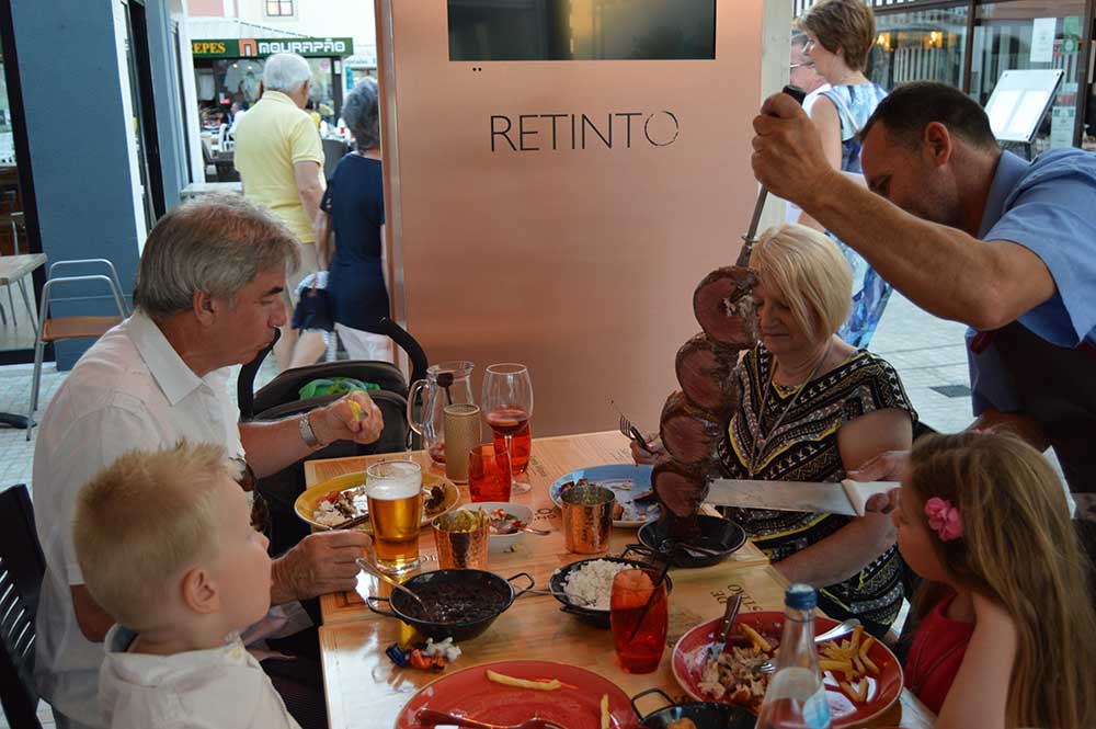 Já abriu o RETINTO "para quem gosta de comer bem, é vir e voltar