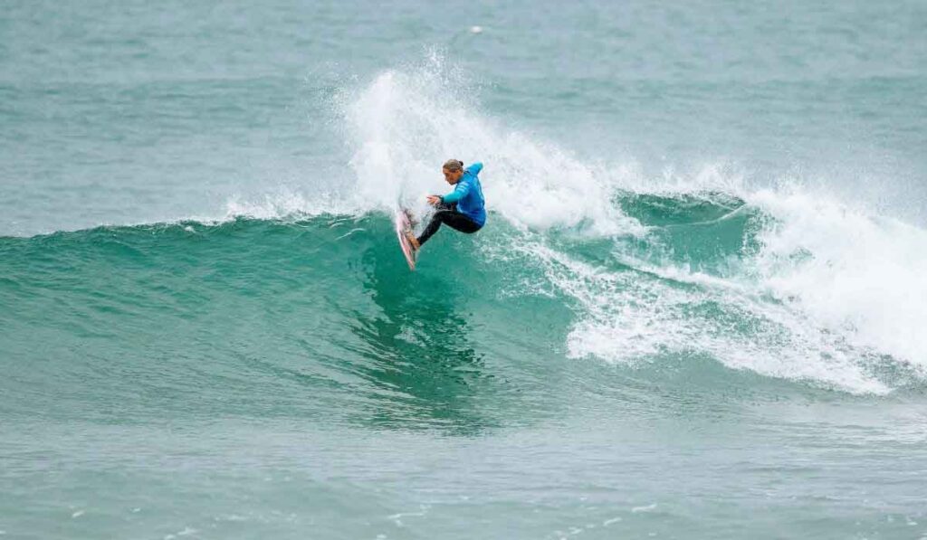 Surfista algarvia Yolanda Hopkins conquista título europeu em Marrocos