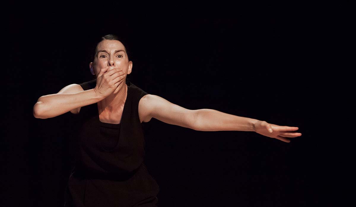 “Cocktail da Evolução” sobe ao palco do Teatro Lethes