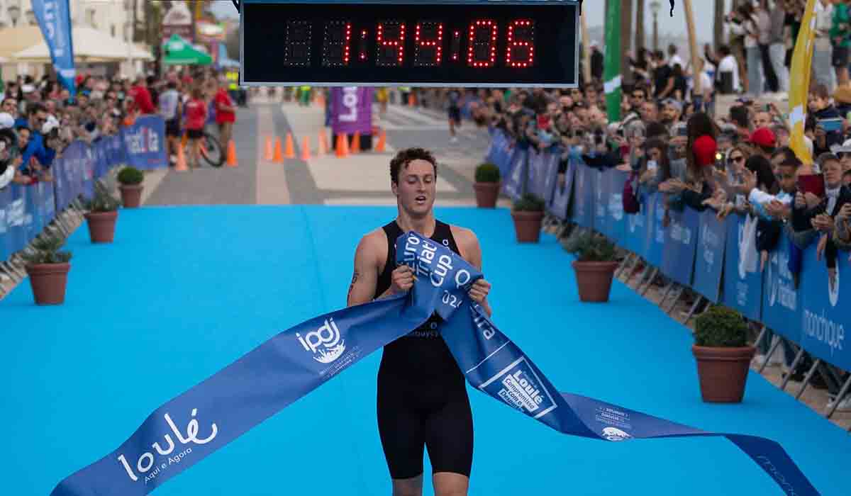 Triatlo: Hugo Milner vence Taça da Europa de Quarteira, triatletas ...